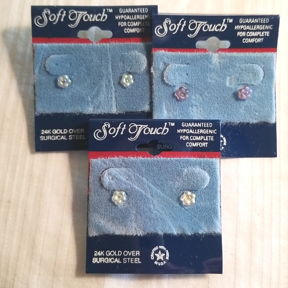 soft touch | Jewelry | New Vintage Flower Rhinestone Earrings | Poshmark